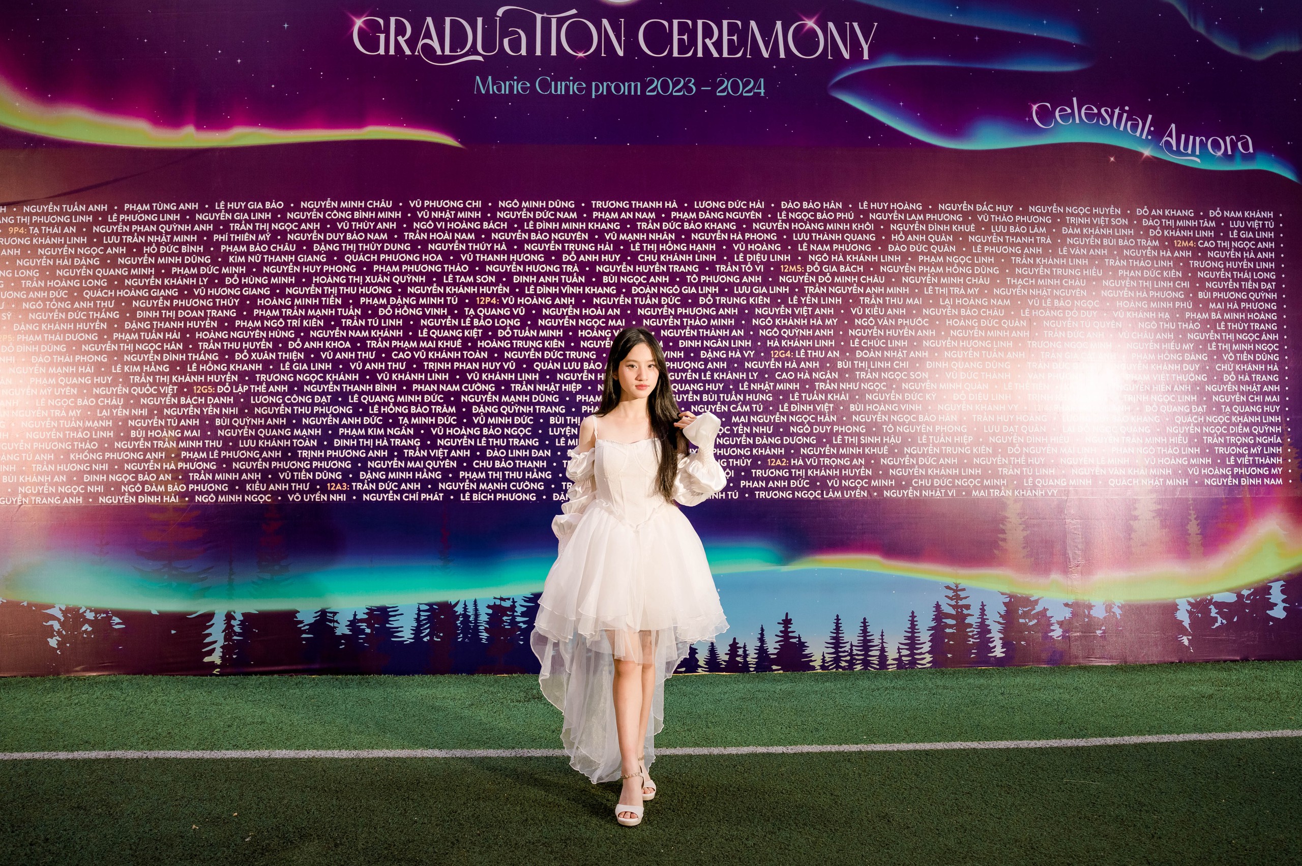 Ngắm mãi không chán nhan sắc dàn trai xinh gái đẹp Marie Curie trong ...