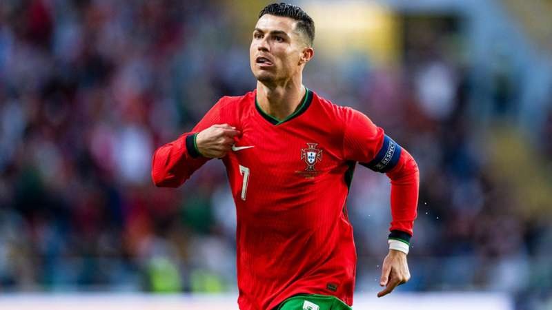 Ronaldo im tiếng, Bồ Đào Nha nghẹt thở vượt ải CH Séc nhờ cái tên không ...