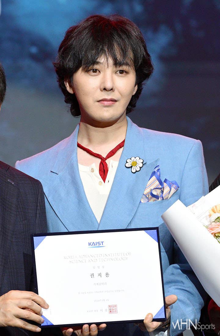 Từ hôm nay, hãy gọi G-Dragon là giáo sư cơ khí!