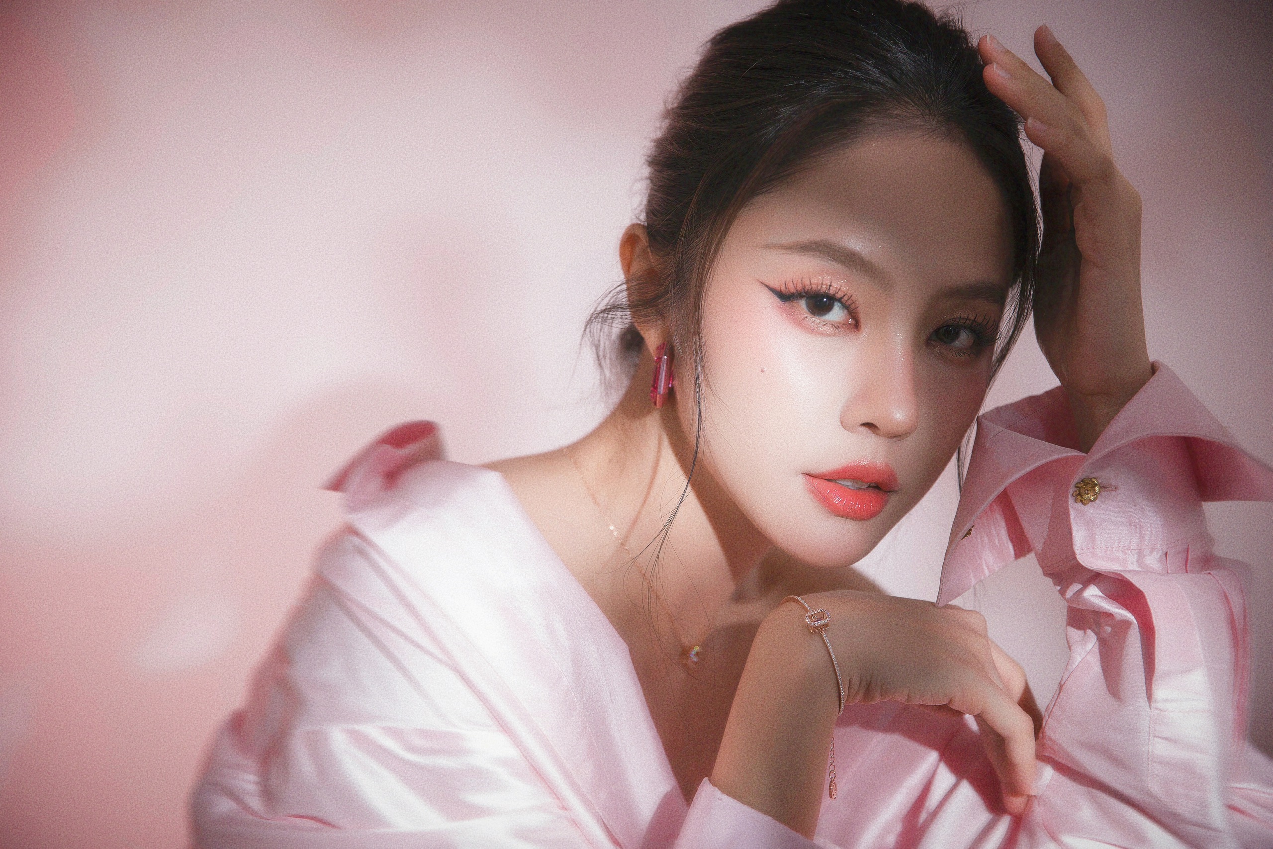 Rima Thanh Vy vào vai cô Tấm, nhan sắc ra sao mà được khen 'lúc hiền lúc ác'