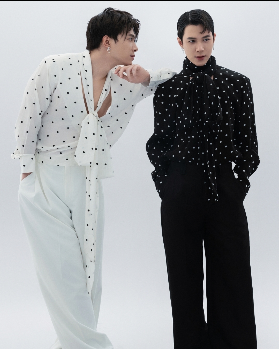 Anh Tú Atus gây bất ngờ với ngoại hình khác lạ trong Anh trai say hi