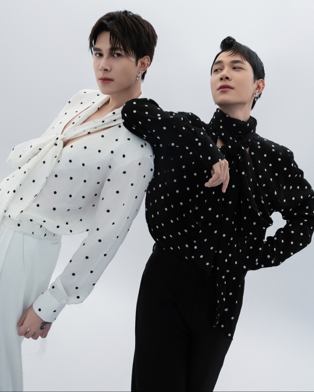 Anh Tú Atus gây bất ngờ với ngoại hình khác lạ trong Anh trai say hi