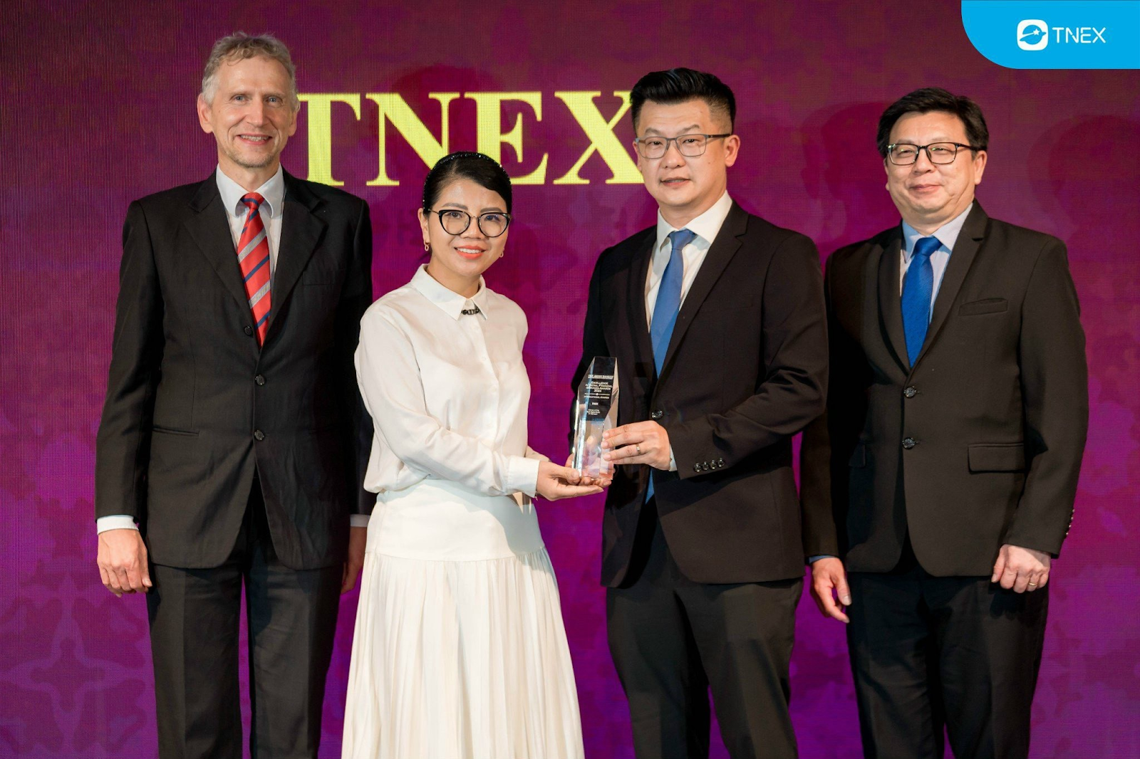 TNEX tiếp tục được vinh danh năm thứ 3 là Ngân hàng thuần số tốt nhất ...