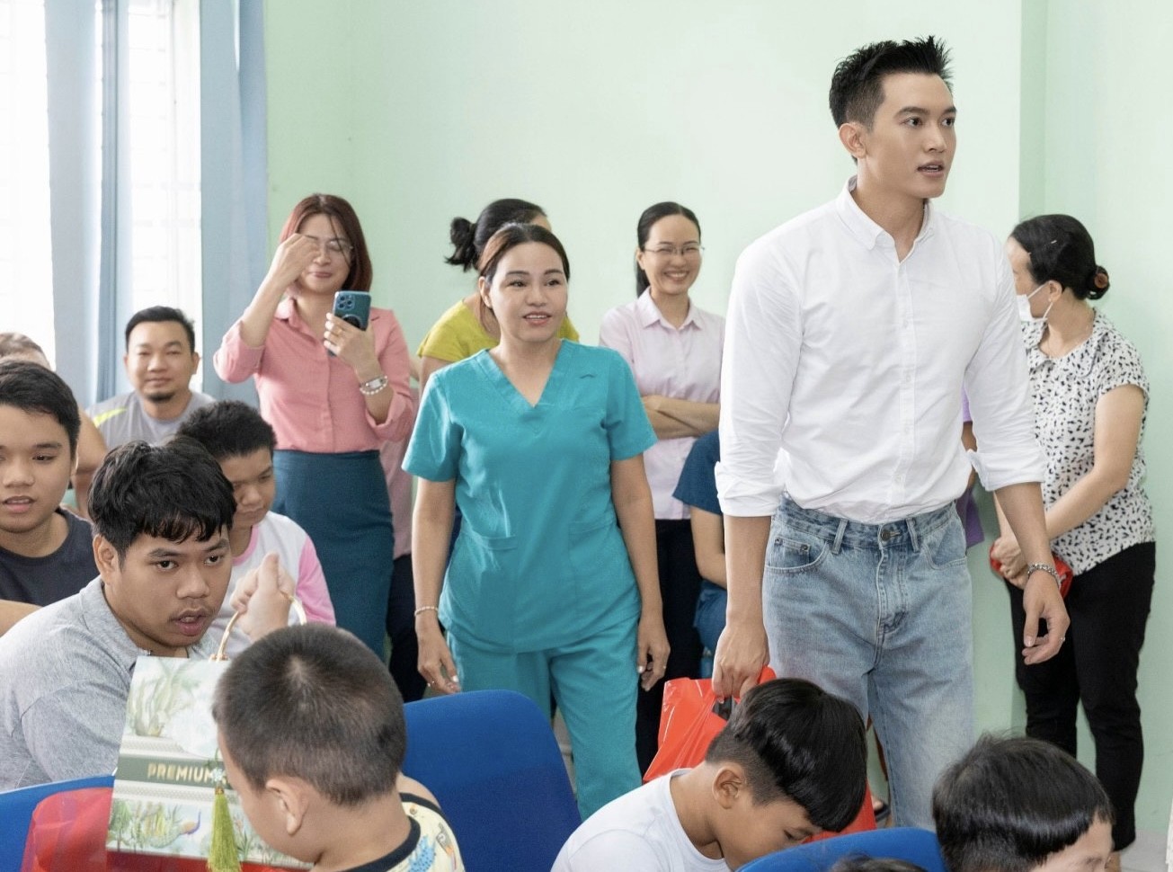 Gặp người phụ nữ nuôi Pax Thiên ở trại mồ côi Tam Bình (Thủ Đức) 17 năm ...