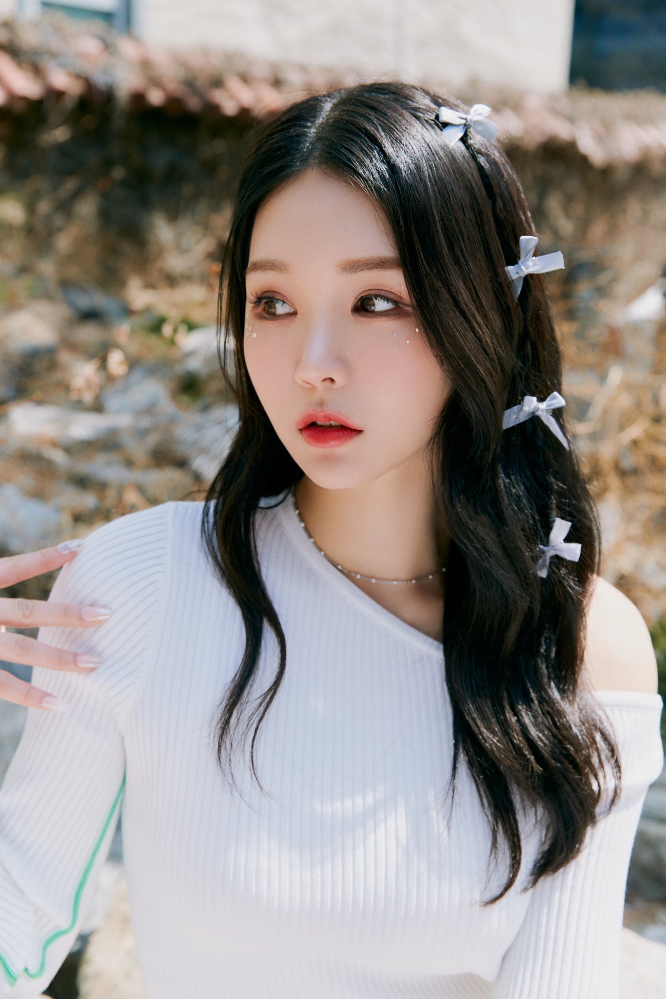 Nữ ca sĩ Shim Minah tự tử vì bị quấy rối tình dục tập thể