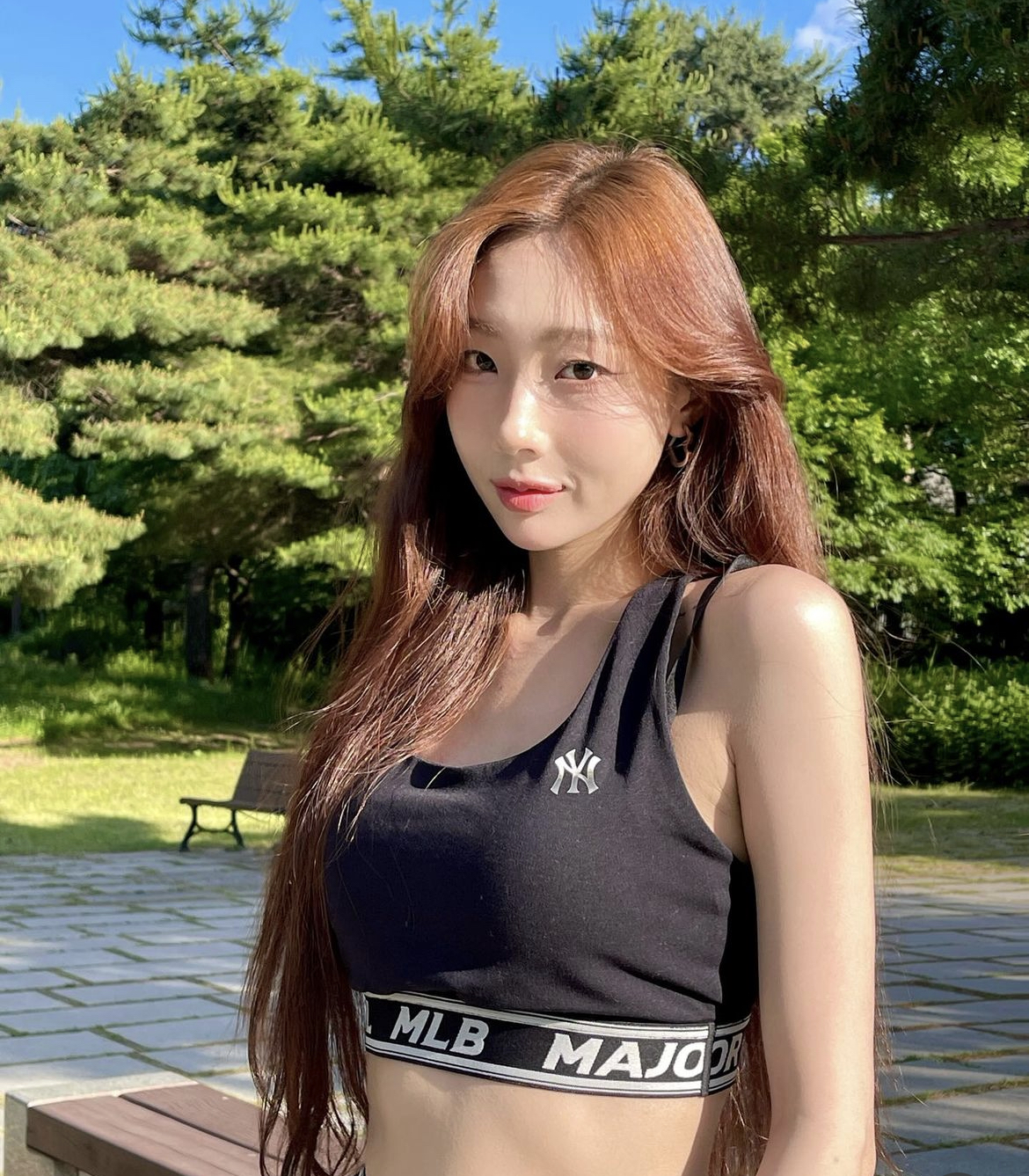 Cô gái Việt "tàng hình" trong tập 1 Đảo Thiên Đường: Nhan sắc cỡ nào mà ...