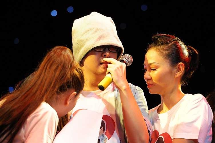 Cố nghệ sĩ Wanbi Tuấn Anh khiến dàn sao bật khóc tại Anh Trai Chông Gai