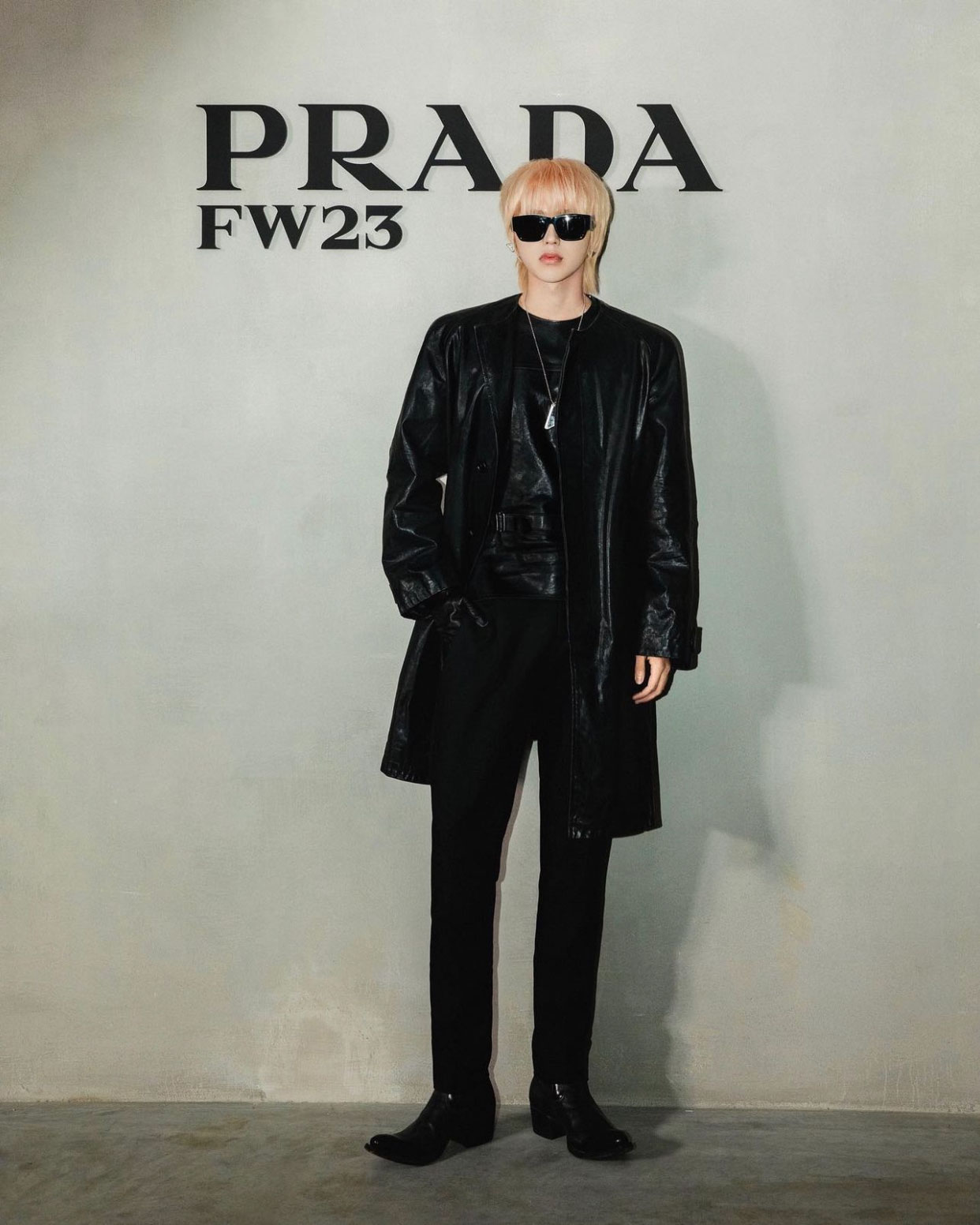 Dior, Prada và những câu chuyện đầy éo le