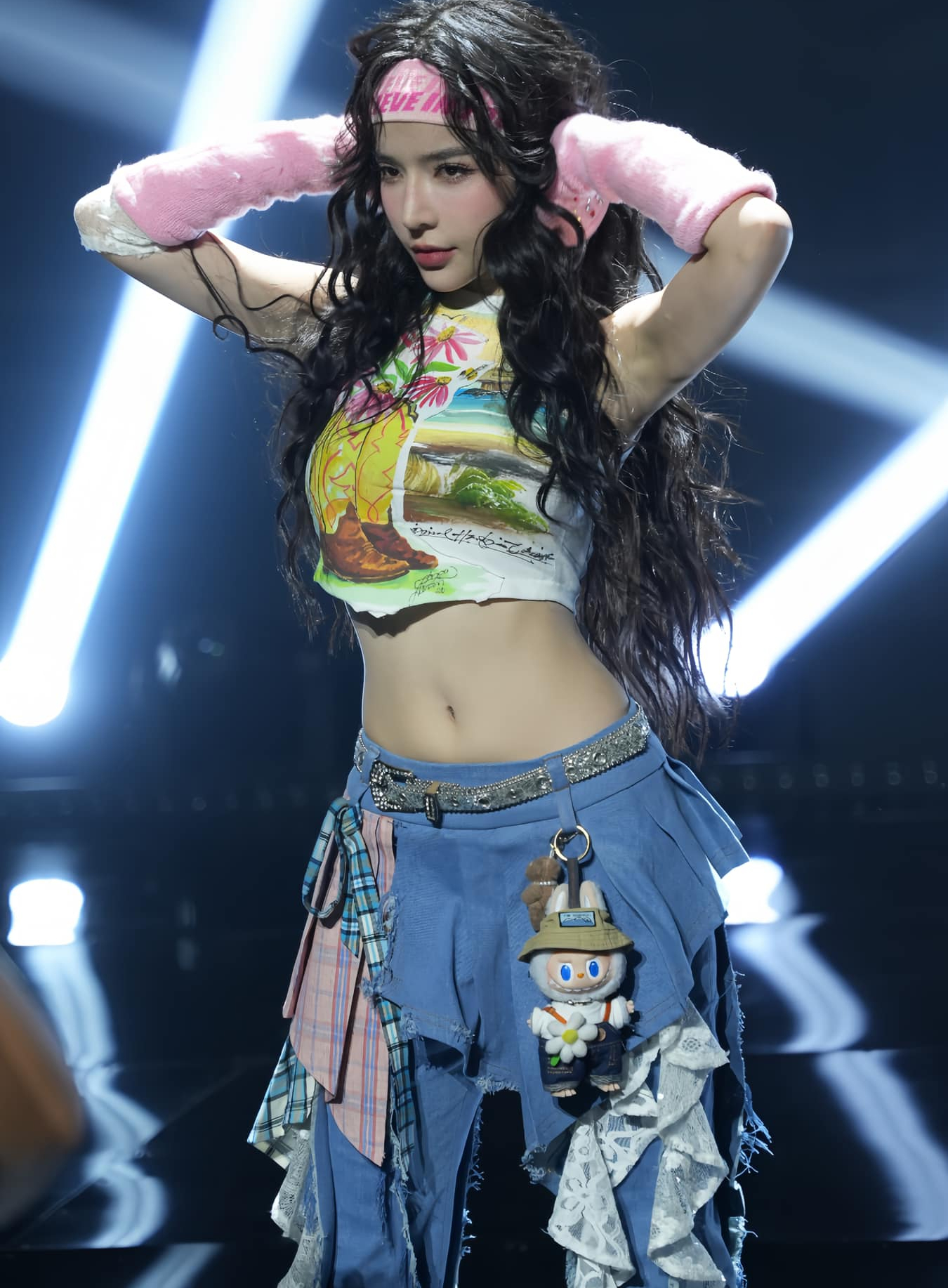 Châu Đăng Khoa lại tố cáo LyLy và Orange hát hit không xin phép!