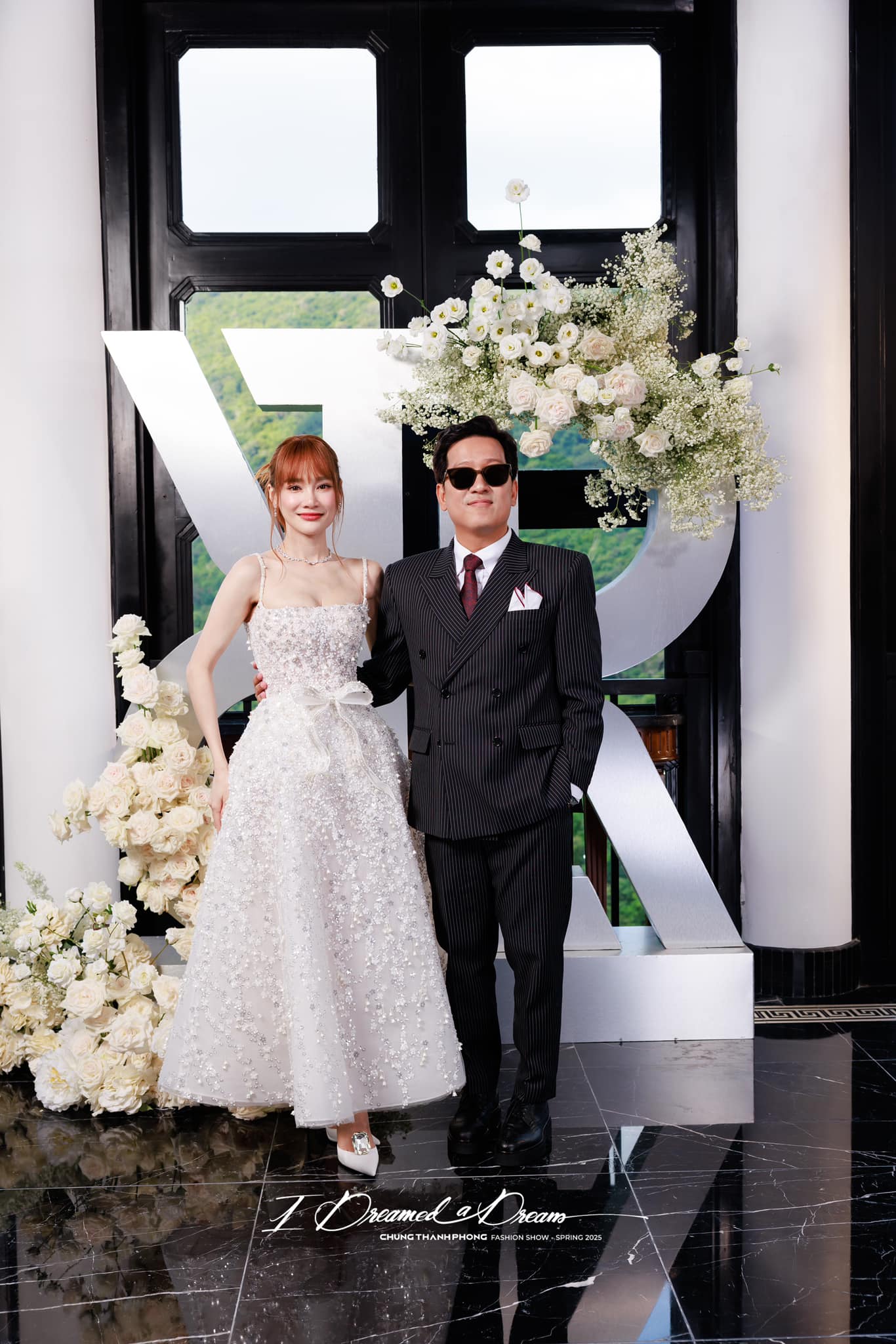 Lễ đường chung của Vbiz hôm nay gọi tên thảm đỏ show Chung Thanh Phong