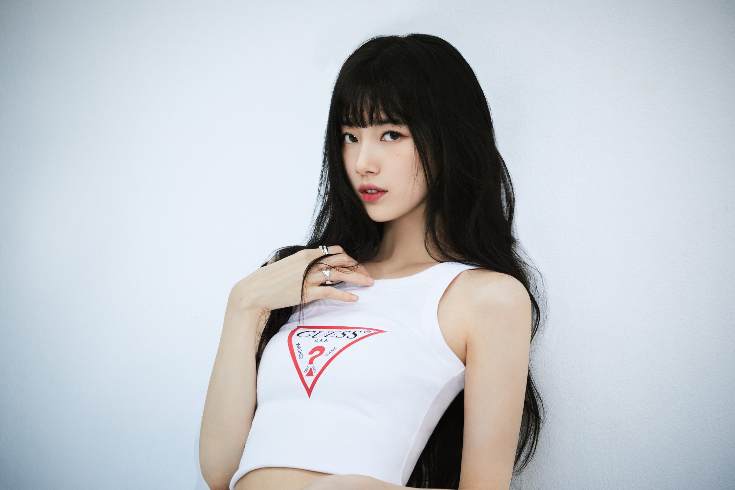 Tân binh gây sốt vì sở hữu visual giống Suzy - Lisa