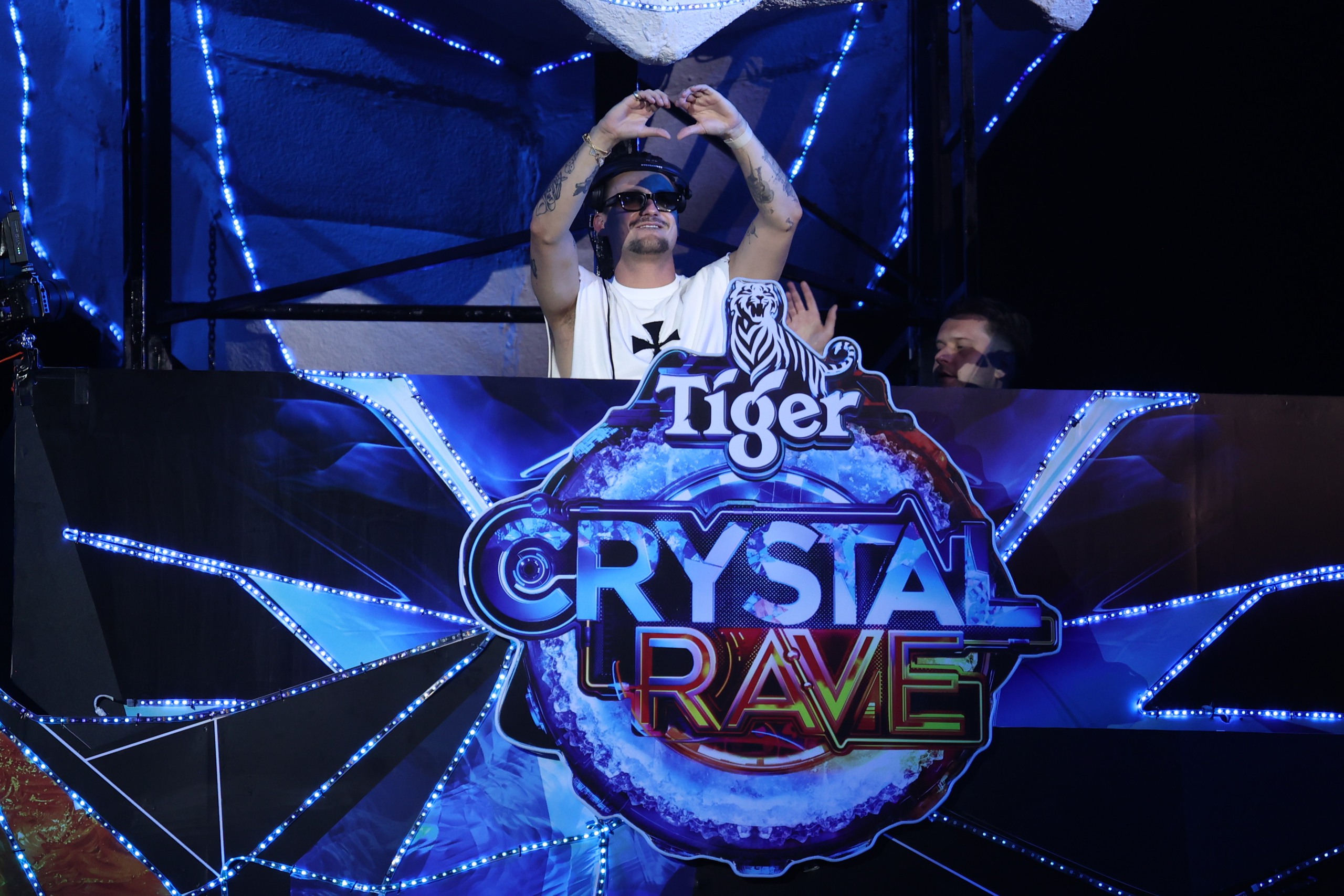 Tiger Crystal Rave tung sân khấu thế kỷ, Top 68 DJ Mag 2023 - DJ Julian ...