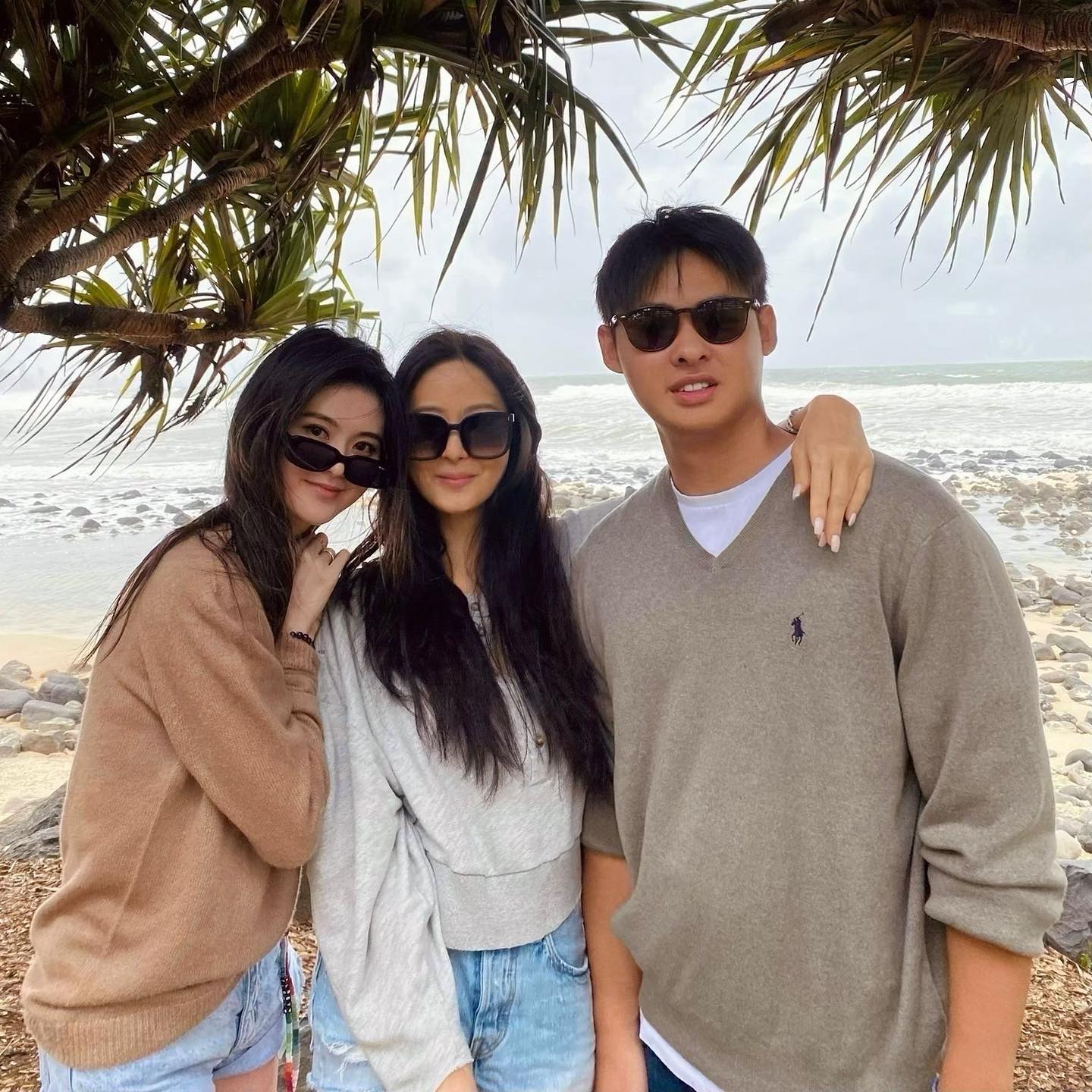 Ngỡ ngàng visual U50 của 3 chị em "yêu tinh" nổi danh giới rich kid ...