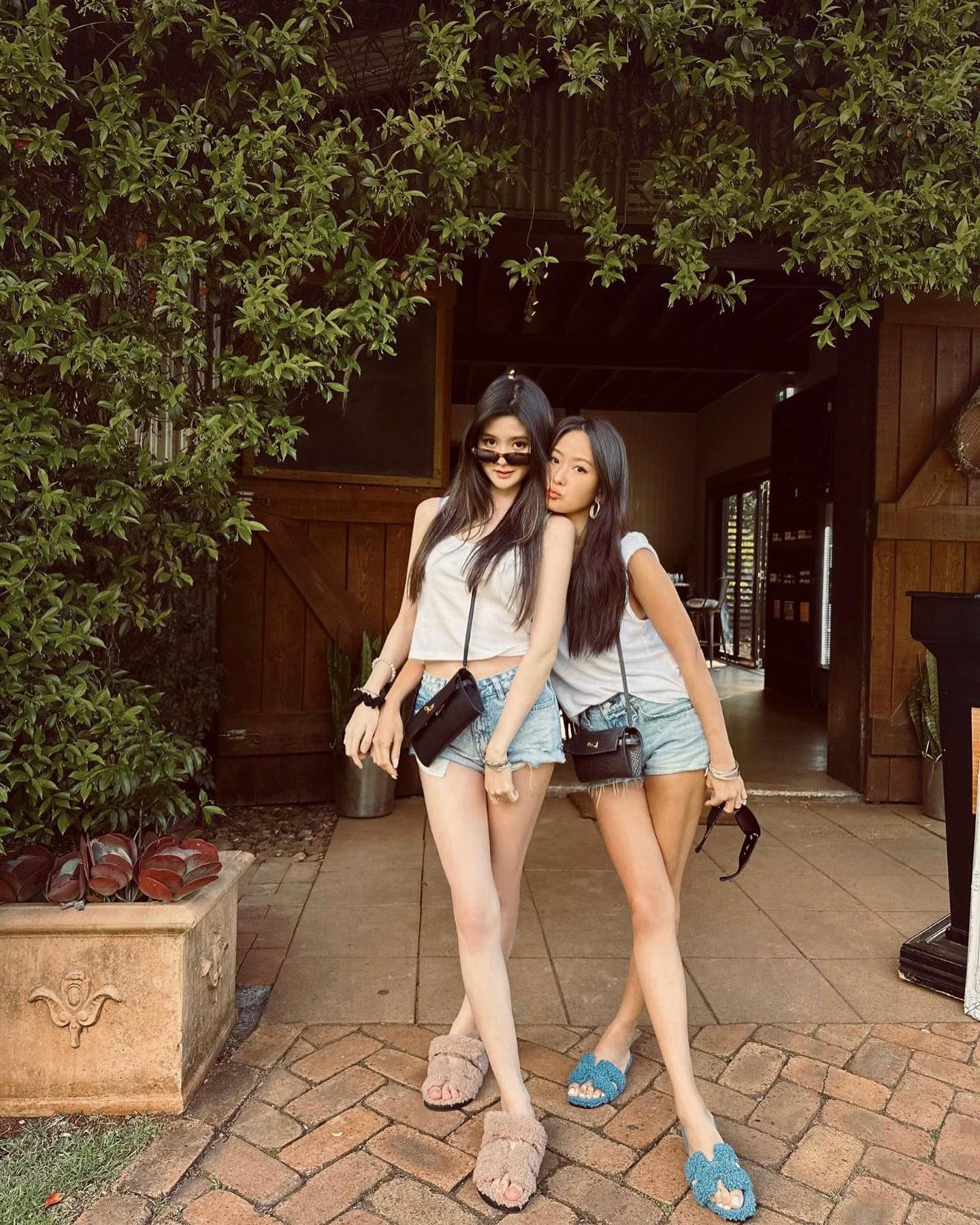 Ngỡ ngàng visual U50 của 3 chị em "yêu tinh" nổi danh giới rich kid ...