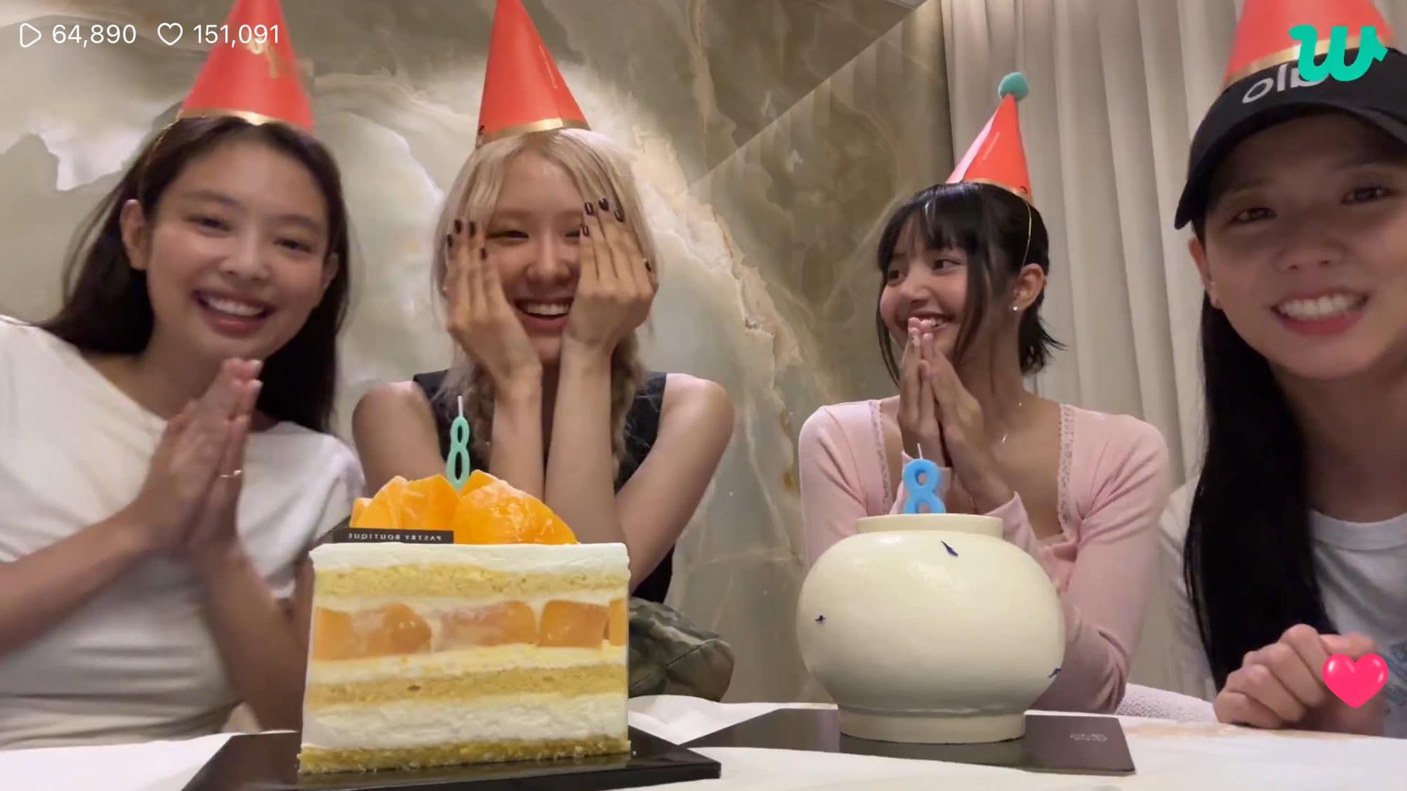 HOT: BLACKPINK gathered to livestream to celebrate their 8th debut anniversary, only 1 person ...