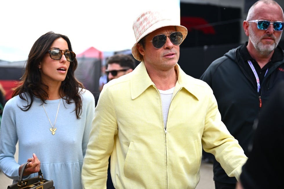 Brad Pitt bất lực với Pax Thiên