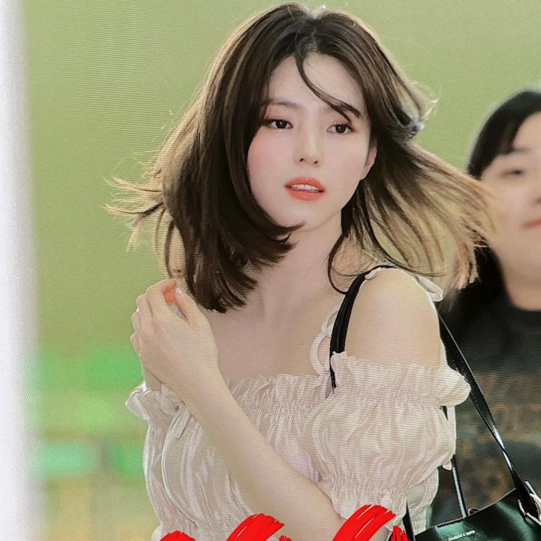 Han So Hee tóc mới lấn át Rosé (BLACKPINK)