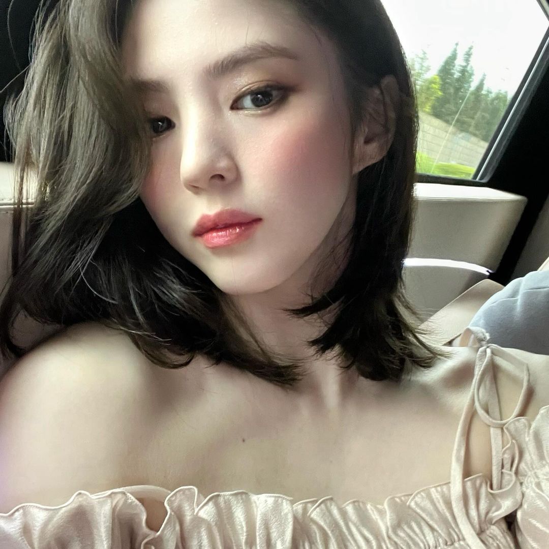 Han So Hee tóc mới lấn át Rosé (BLACKPINK)