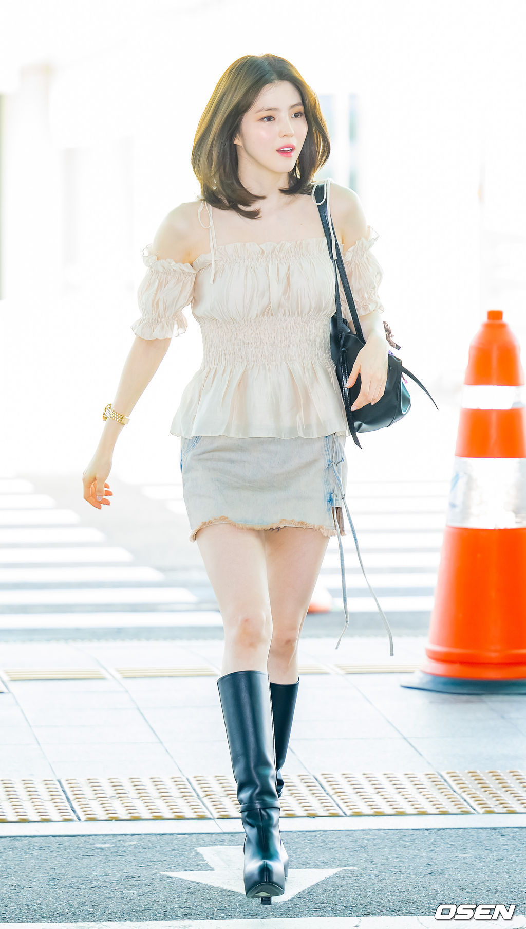 Han So Hee tóc mới lấn át Rosé (BLACKPINK)