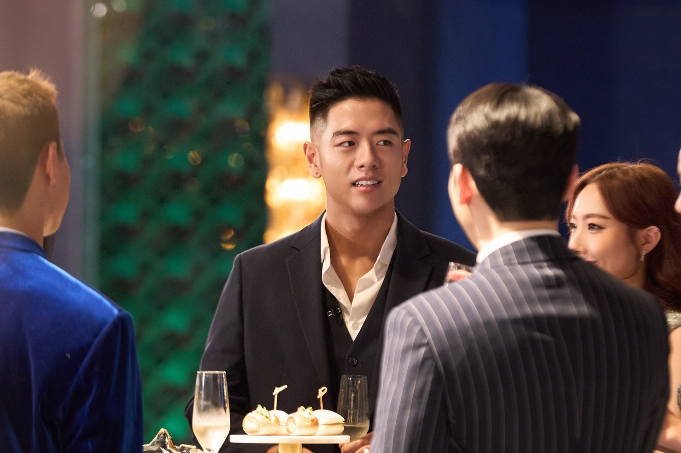 Nghi vấn 2 người chơi Đảo thiên đường đang hẹn hò?