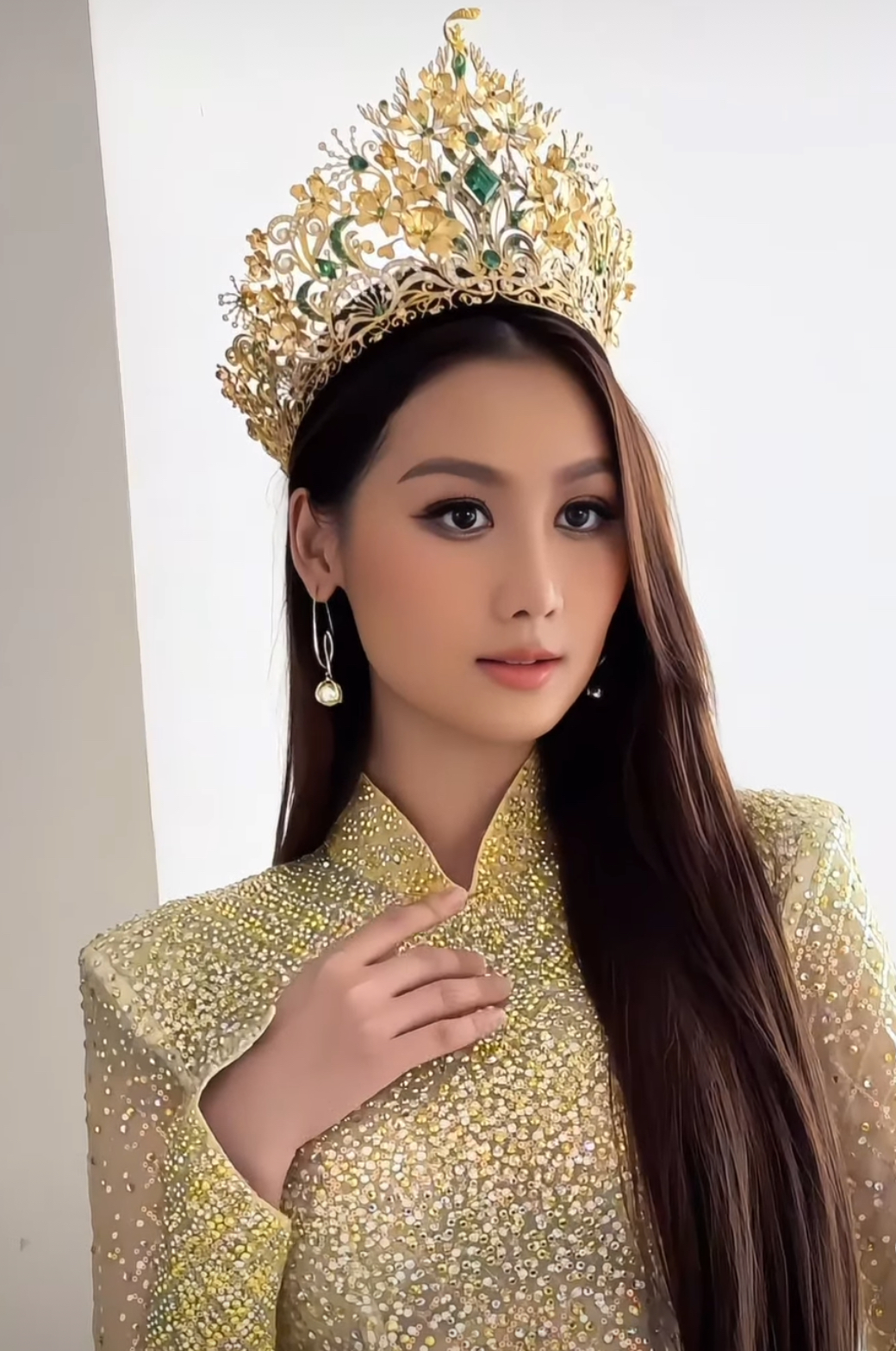 "Bà trùm Hoa hậu" Phạm Kim Dung ra mặt bênh vực khi "con cưng" bị chê bai