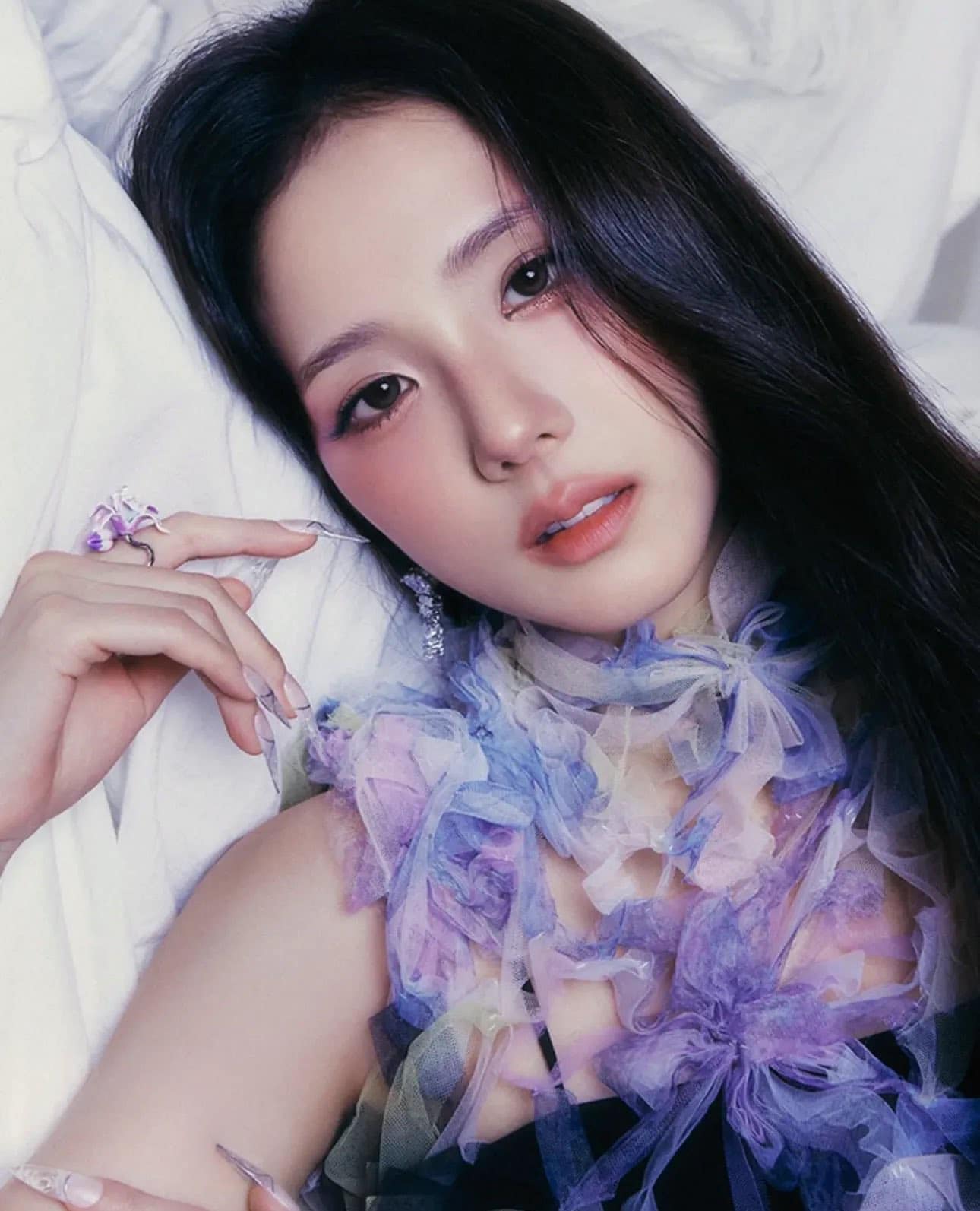 Jisoo (BLACKPINK) đạo nhạc Quang Hùng MasterD?