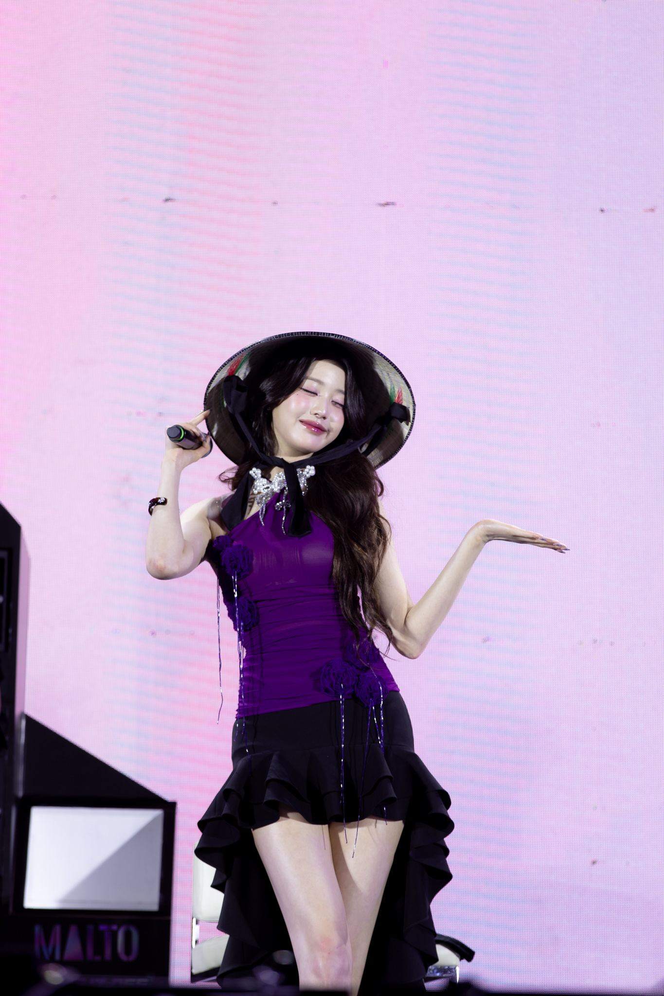 Jang Won Young xinh phát sáng trong lần đầu đến Việt Nam tại MALTO ShakeFest