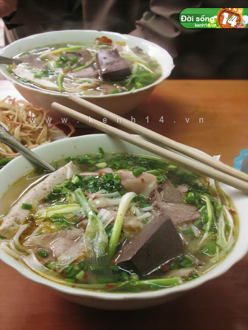 Chẳng cần đến Huế mà vẫn được ăn bún bò