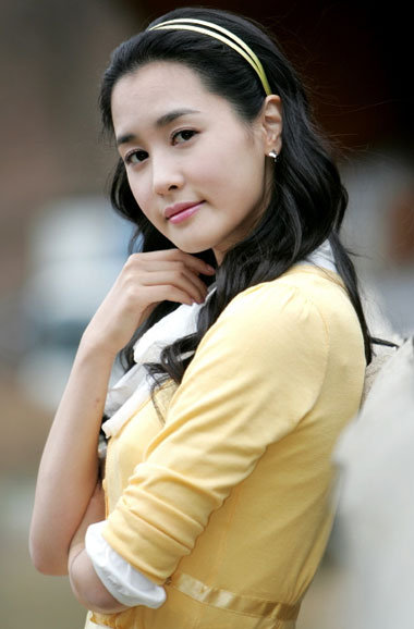 Kim Bum, Lee Da Hae, Big Bang, Yunho (DBSK)... cùng nhau "đọ tài sắc"