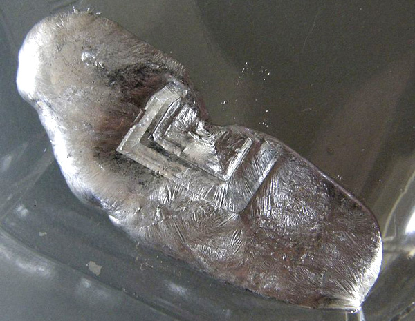 Gallium, kim loại... tan chảy trong tay người