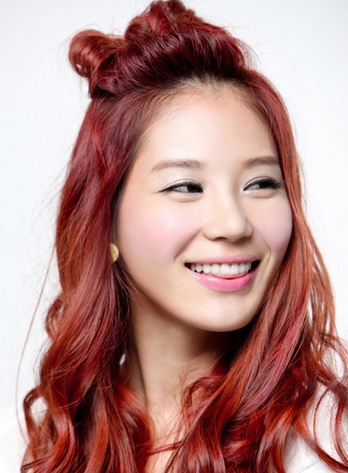 Hiện tượng Youtube “Apple Girl” Kim Yeo Hee “tung hô”... Youtube