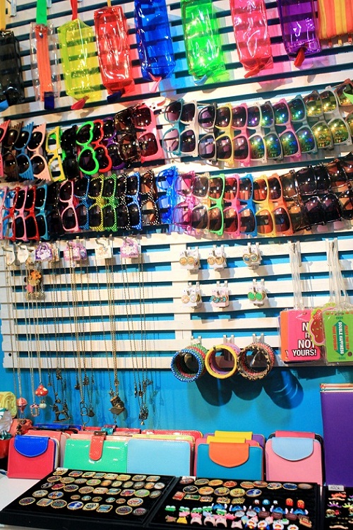 Little Devil shop - Share some colors of life