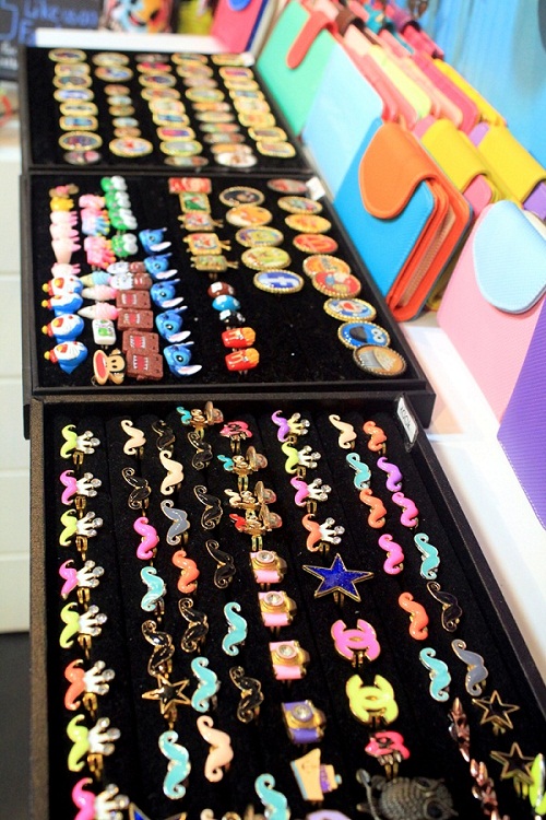 Little Devil shop - Share some colors of life