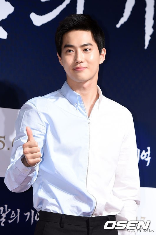 Song Joong Ki đọ vẻ điển trai cùng Suho (EXO), Minho (SHINee)