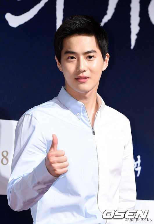Song Joong Ki đọ vẻ điển trai cùng Suho (EXO), Minho (SHINee)