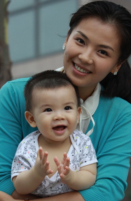 Con trai Lưu Đào là "bé bi" cute nhất C-biz hiện nay!