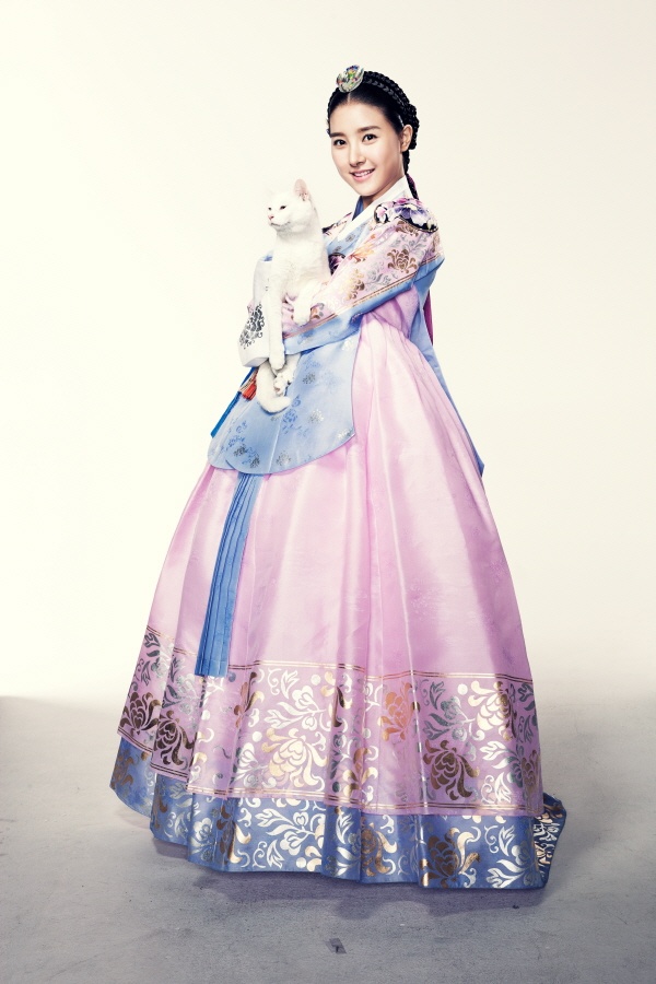 "Cháo" Kim So Eun hóa công chúa xinh tuyệt trần