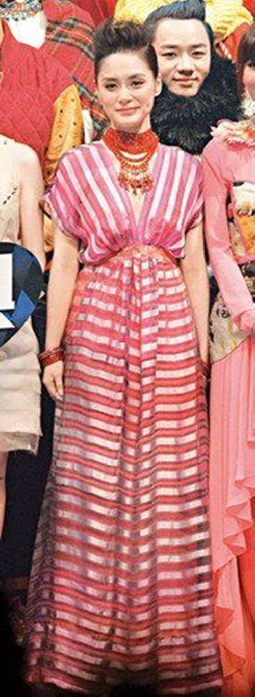 Nam tài tử Cbiz bị Lee Da Hee chê già