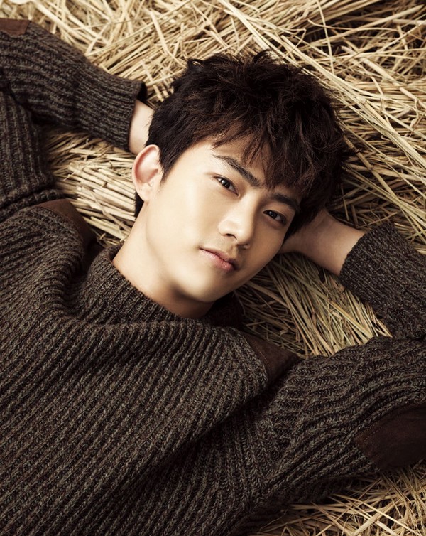 Taecyeon (2PM) công khai chê bai JYP trên Twitter