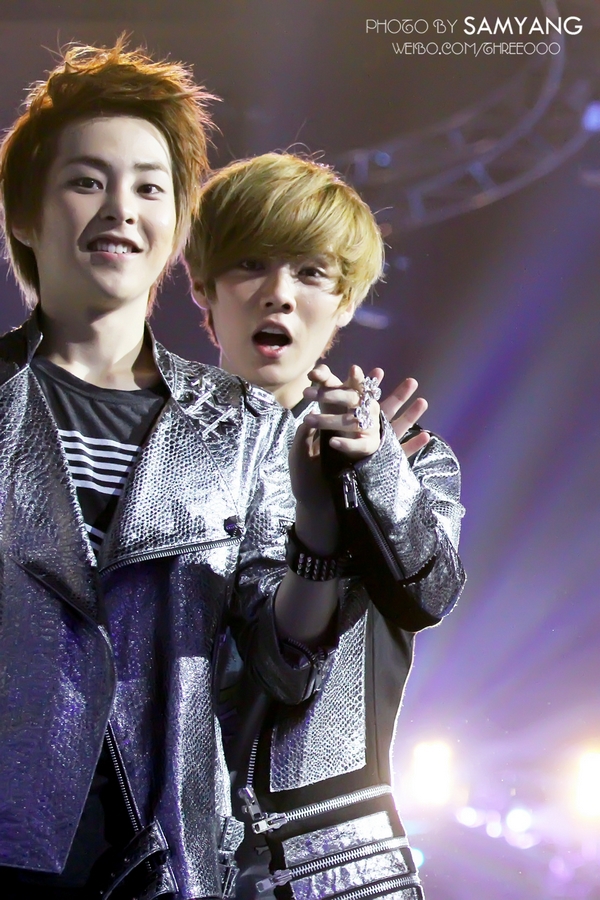"Hoàng tử bé" Luhan và những khoảnh khắc còn mãi bên EXO