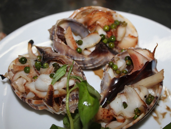 Khám phá quán tôm tép “khủng” nhất Sài Gòn