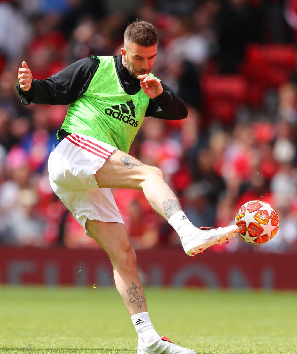 Ngất ngây trước những hình ảnh đẹp long lanh của Beckham trong ngày trở ...