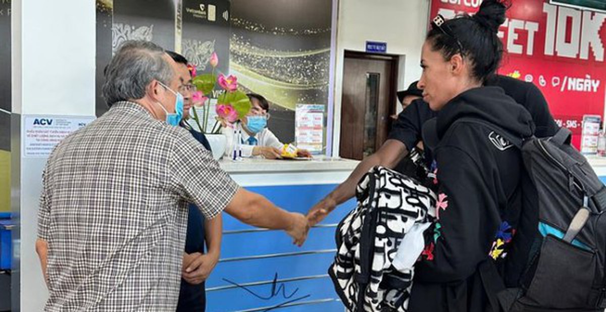 Bầu Đức ra sân bay tiễn vợ Paollo, thi thể ngoại binh HAGL tử nạn sắp ...