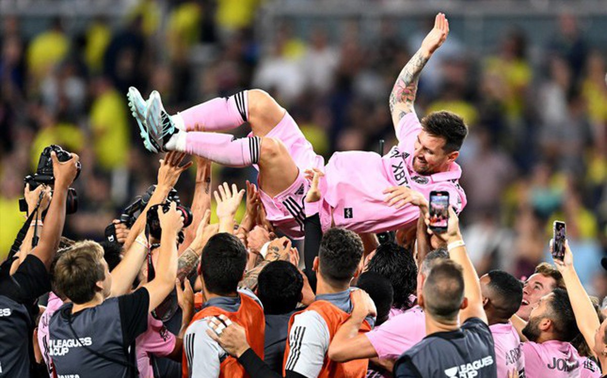 Inter Miami bán vé 9 trận thừa tiền trả lương cho Messi cả năm