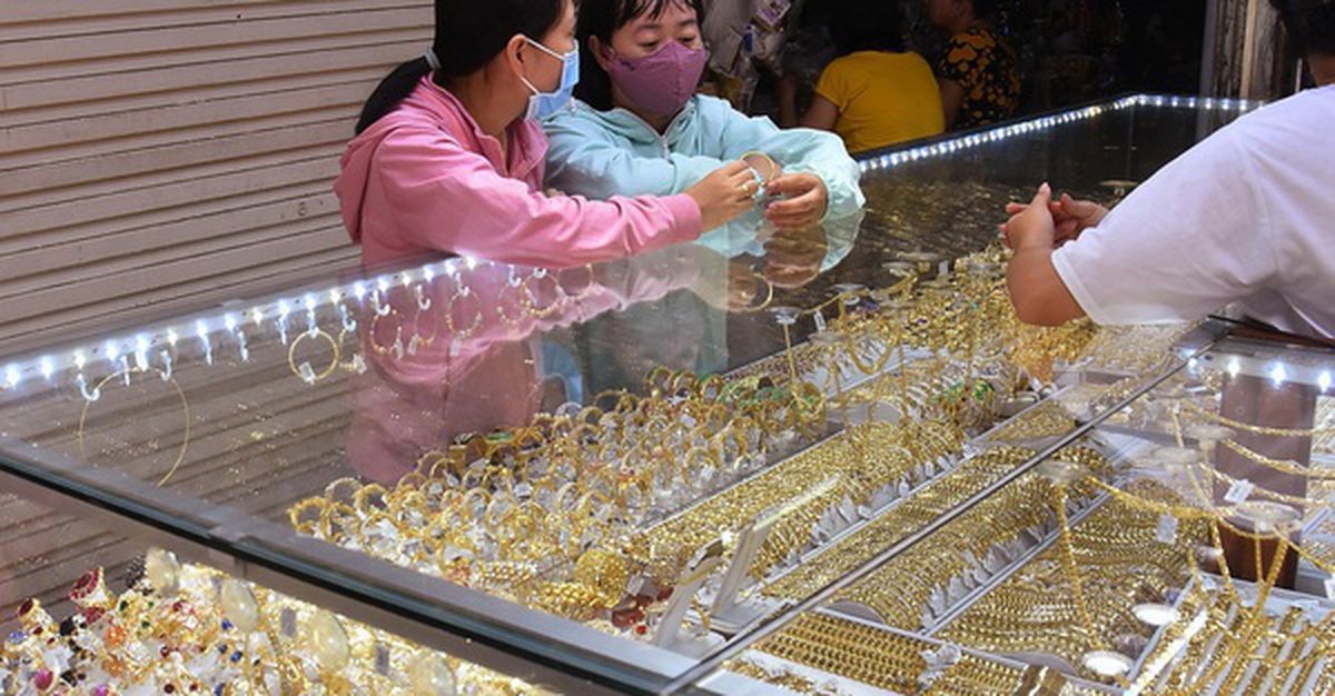 Giá vàng hôm nay 11-11: Tăng rất mạnh, lập đỉnh trong hai tuần qua