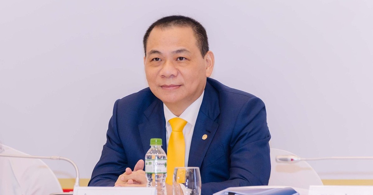 3 tháng từ khi ông Phạm Nhật Vượng trả lời câu hỏi chọn VIC hay vàng: 1 ...