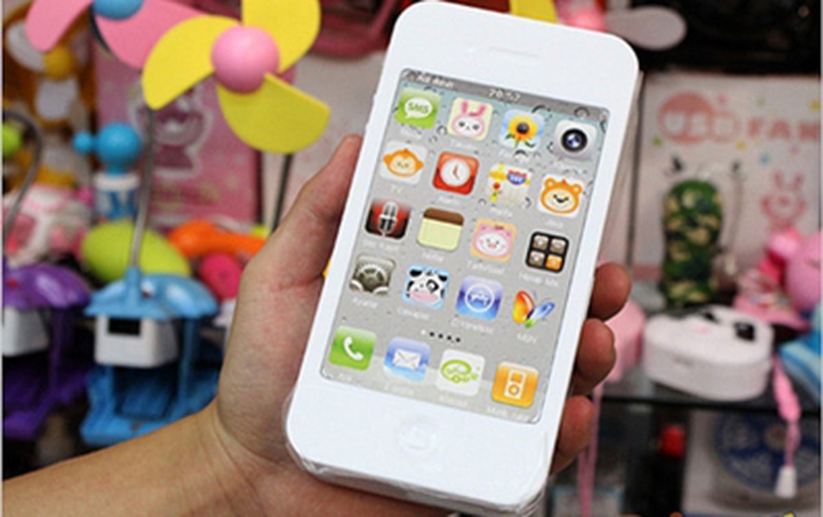 Choáng với iFeng, iFong "nhái" iPhone