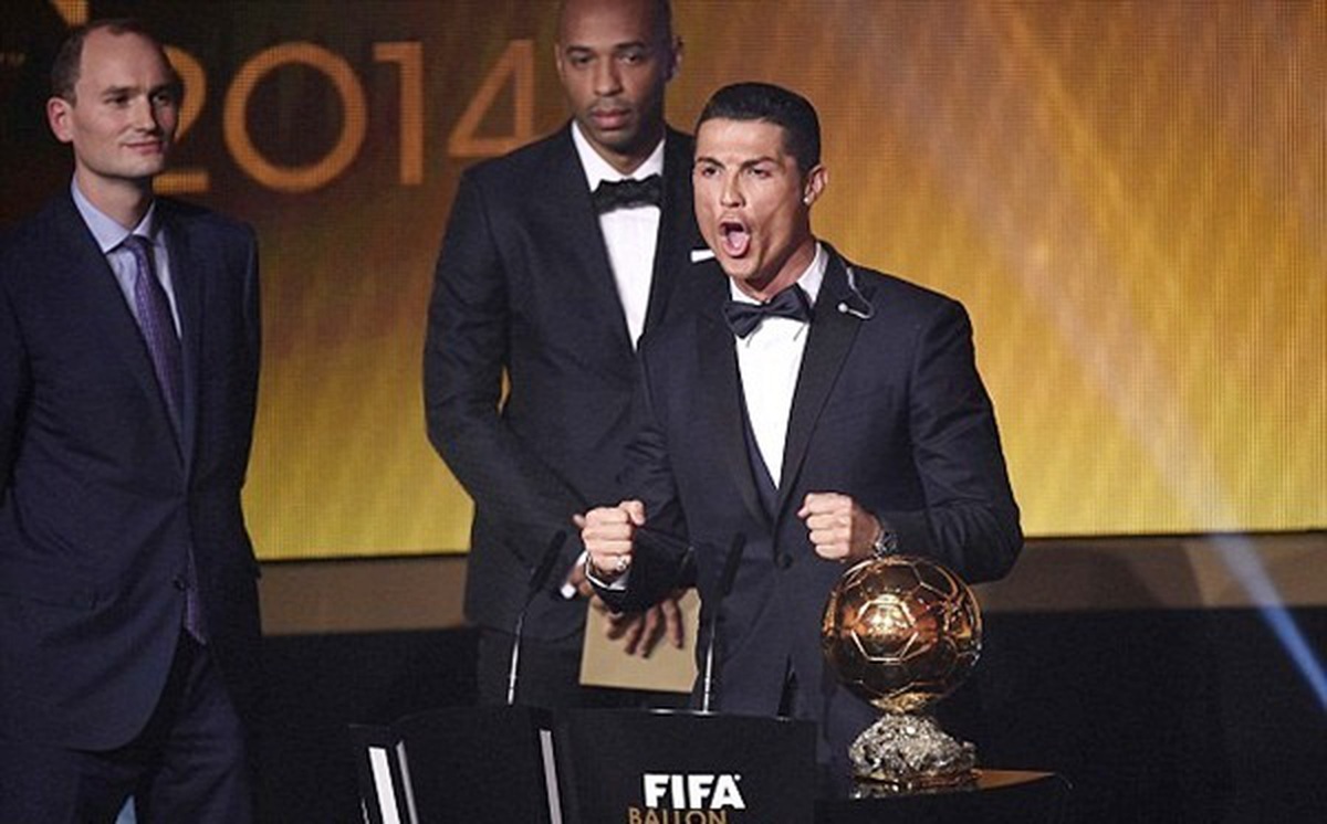 Ronaldo hò hét đầy phấn khích sau khi giành QBV FIFA 2014