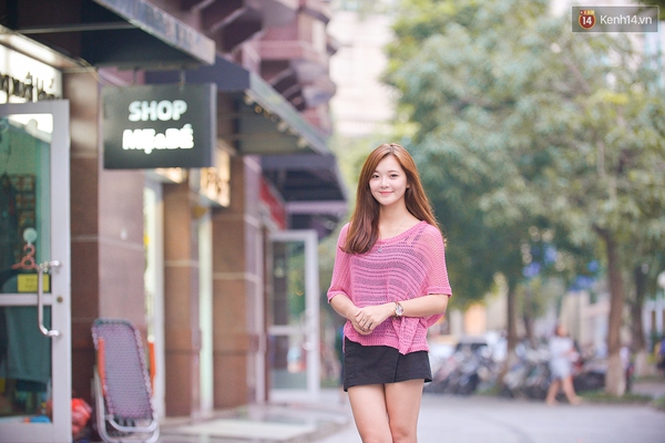 "Cô gái dân tộc" xinh xắn khiến dân mạng mê mẩn: "Mình điên lắm!"