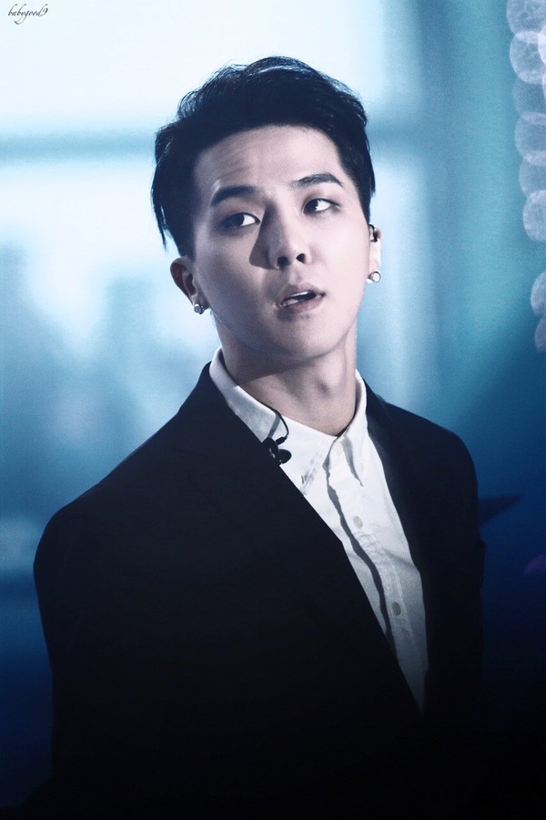 Fan phát hiện sự bất thường trong MV mới của Mino (WINNER)